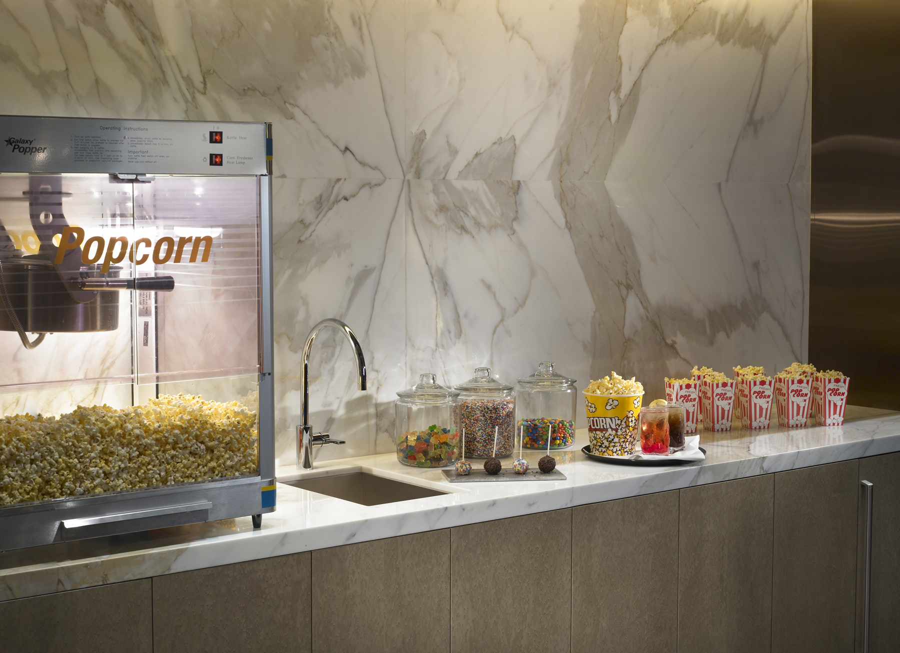 popcorn detail - Acqualina Mansions